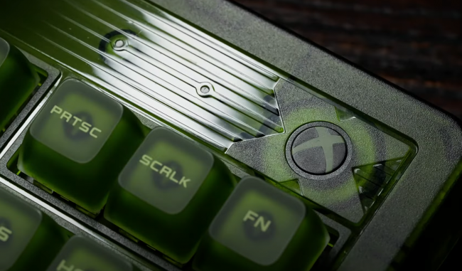 8Bitdo 以時尚的鍵盤向最初的 Xbox 致敬 - - Gamereactor